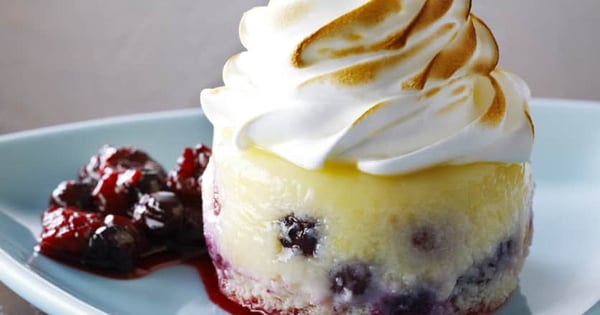 Gâteaux Meringués au Citron et aux Fruits Rouges