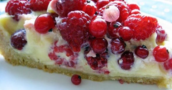 Tarte Sablée Crème Pâtissière à la Vanille et Fruits Rouges du Jardin