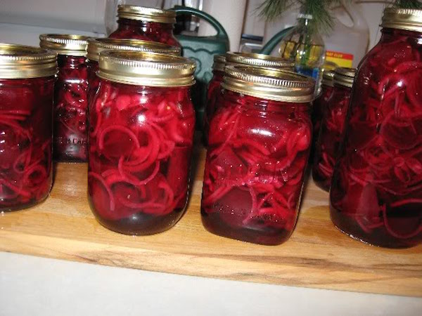 Betteraves Marinées aux Oignons