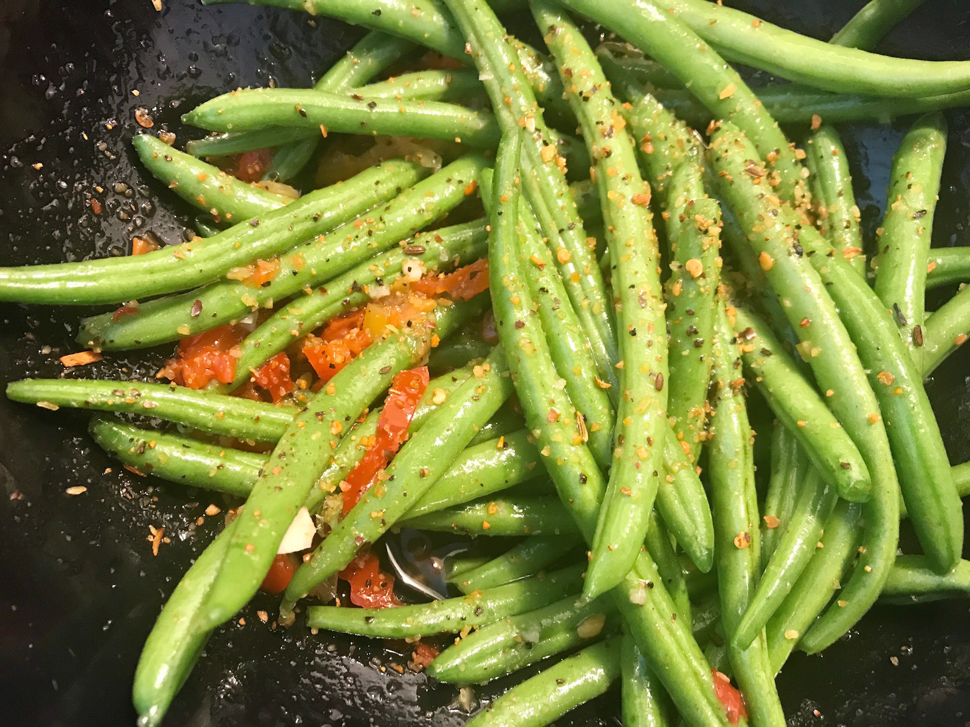 Fèves Vertes et Poivrons Marinés