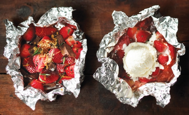 FRAISES CHOCO-ÉRABLE EN PAPILLOTE