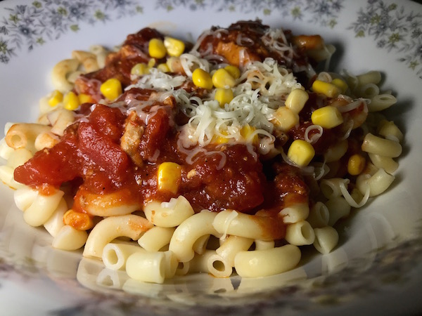 Macaroni Sauce Tomates et Boulettes à la Viande