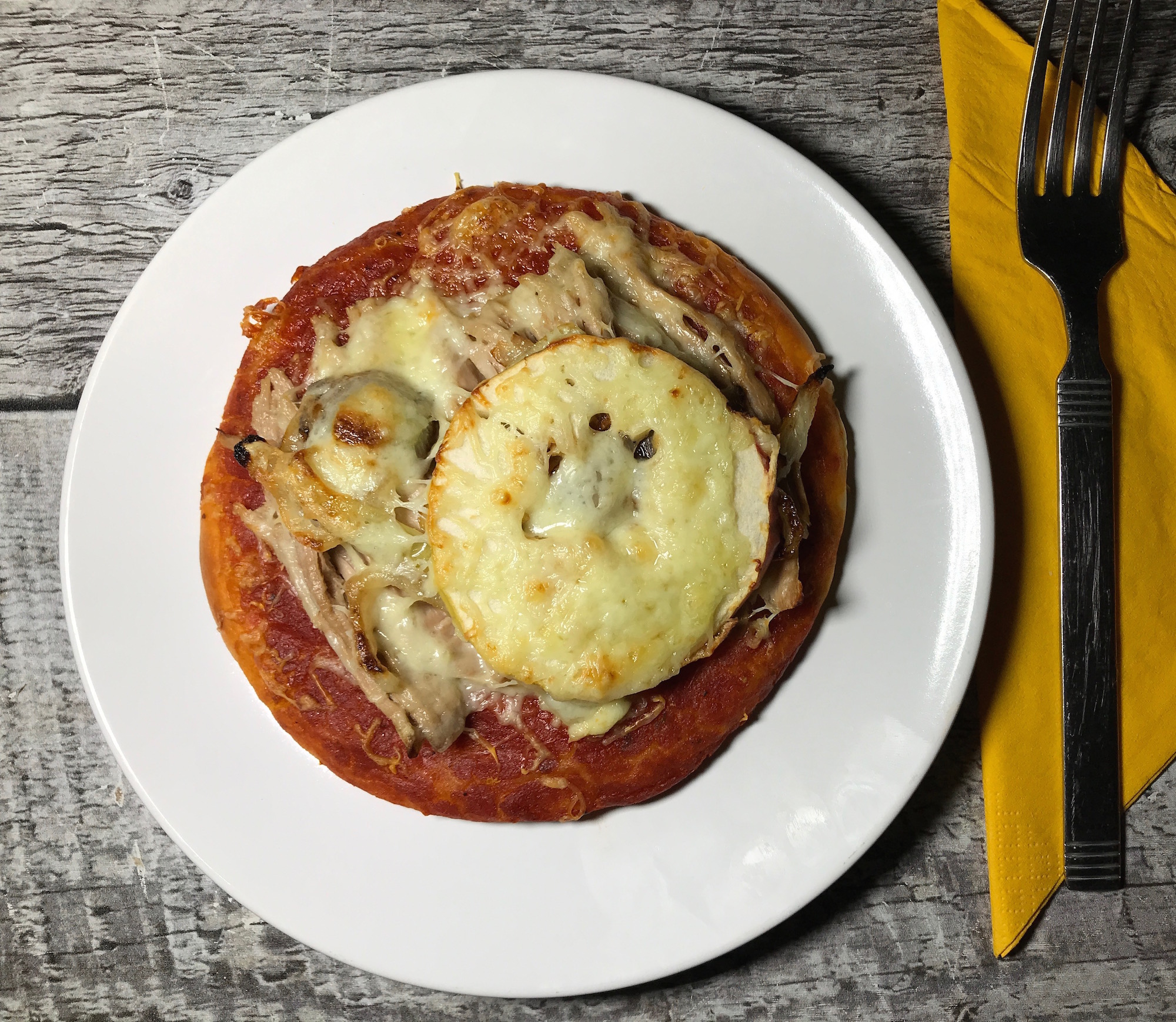 Pizza Tomate Porc et Pommes