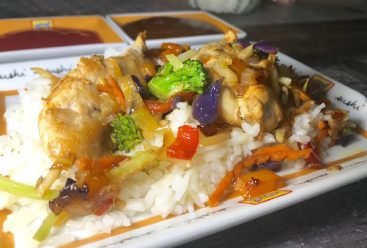 Poitrine de Poulet Marinée, Riz et Légumes