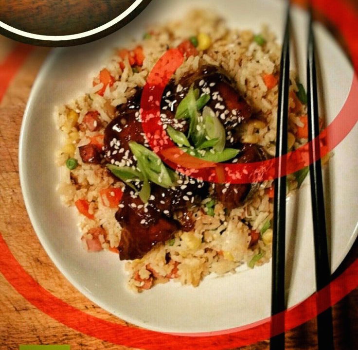 Porc au Caramel & son Riz Cantonais Guangshì Chaofàn