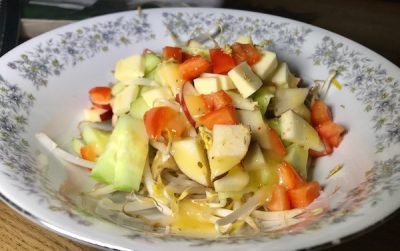 Salade de Fèves Germées et Légumes