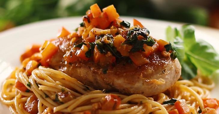 Spaghetti et Poitrines de Poulet à L'ail et au Basilic